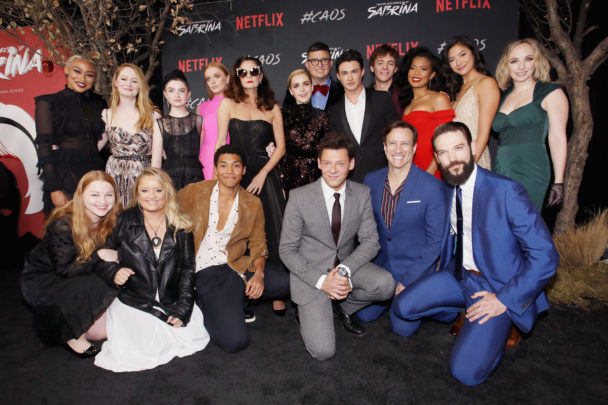 Kiernan Shipka, Ross Lynch, Miranda Otto & More Step Out to the ...