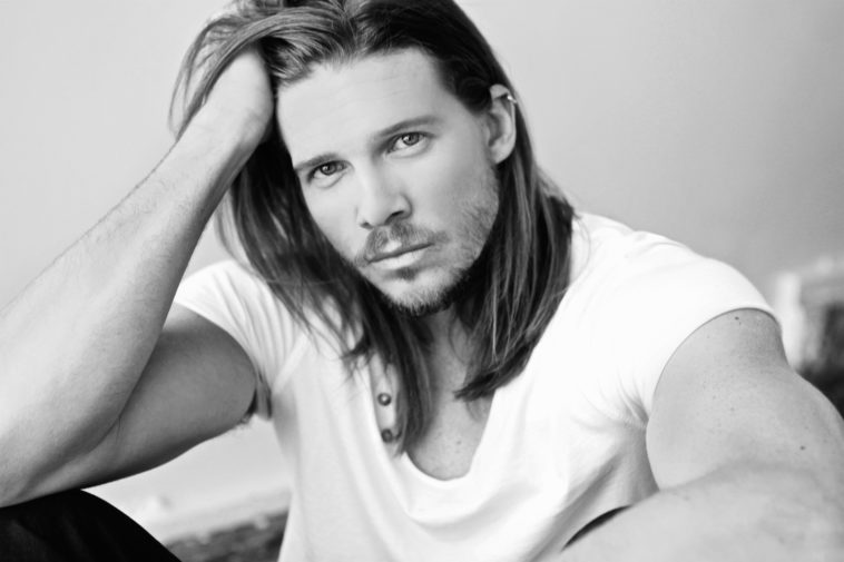 Scott Deckert Spills the Tea on Working on New Film “Venom” – Exclusive ...