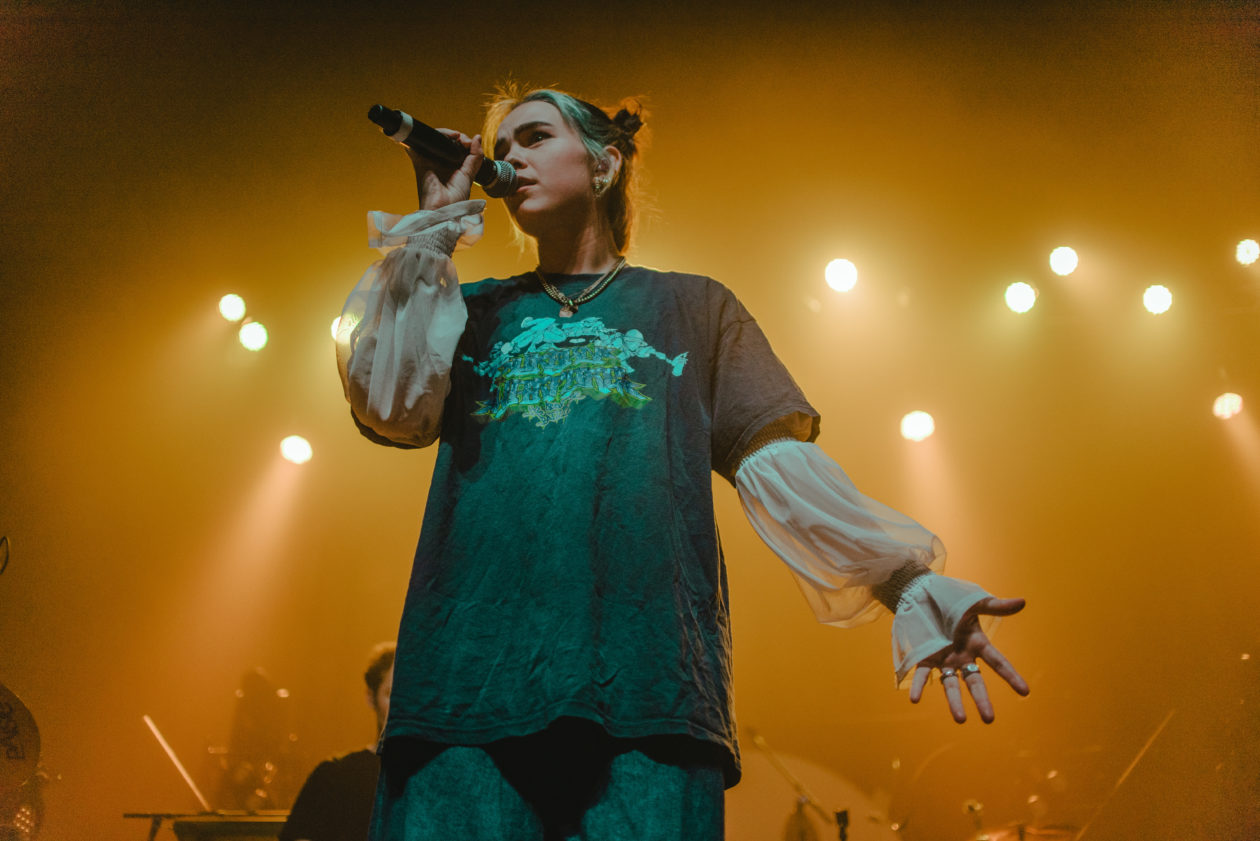 Rising Singer Benee Steals the Show During Limited Run on Conan Gray’s ...