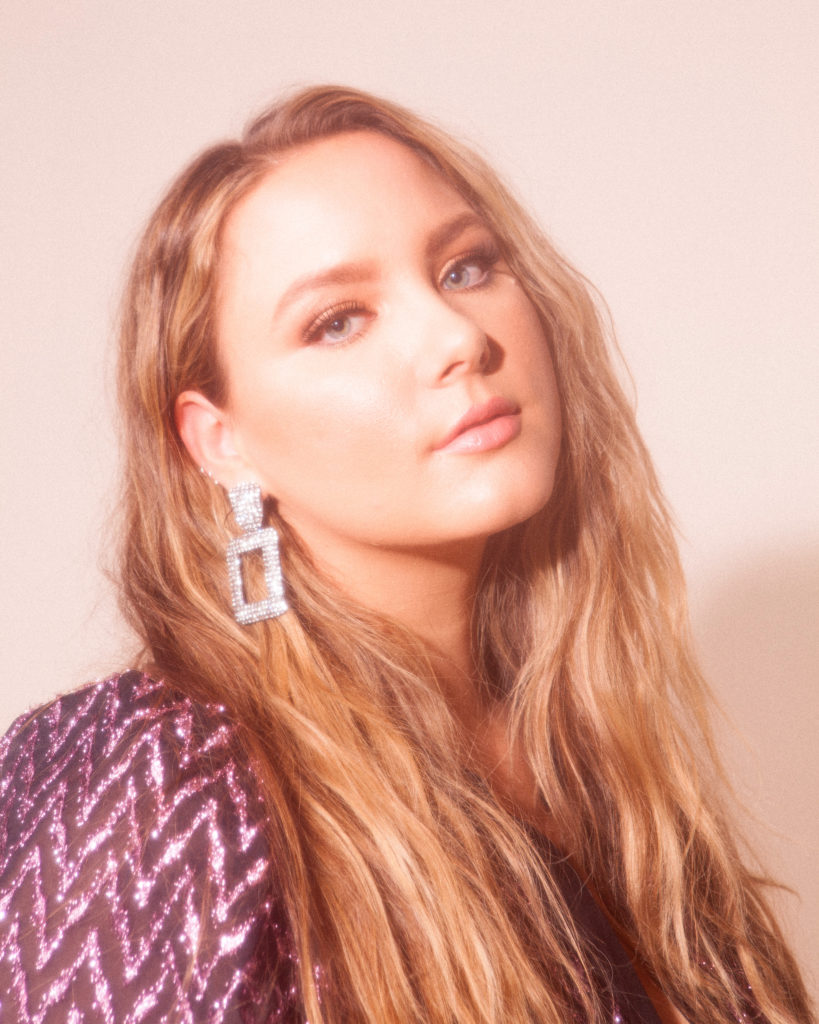 Who Is Caroline Marquard? 7 Facts About the Swiss-American Singer ...