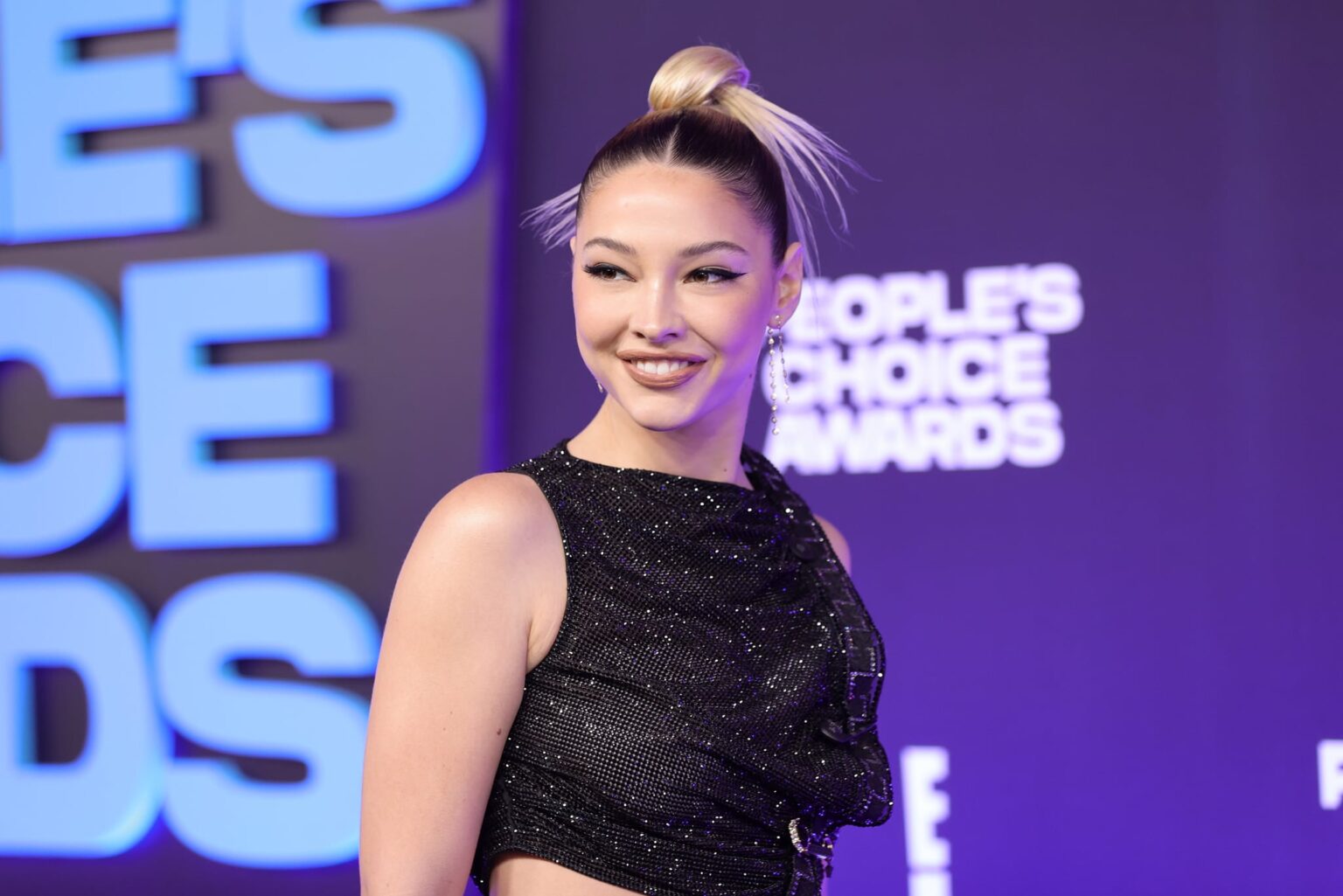 Madelyn Cline Addresses the Rumors That She’s Leaving “Outer Banks ...