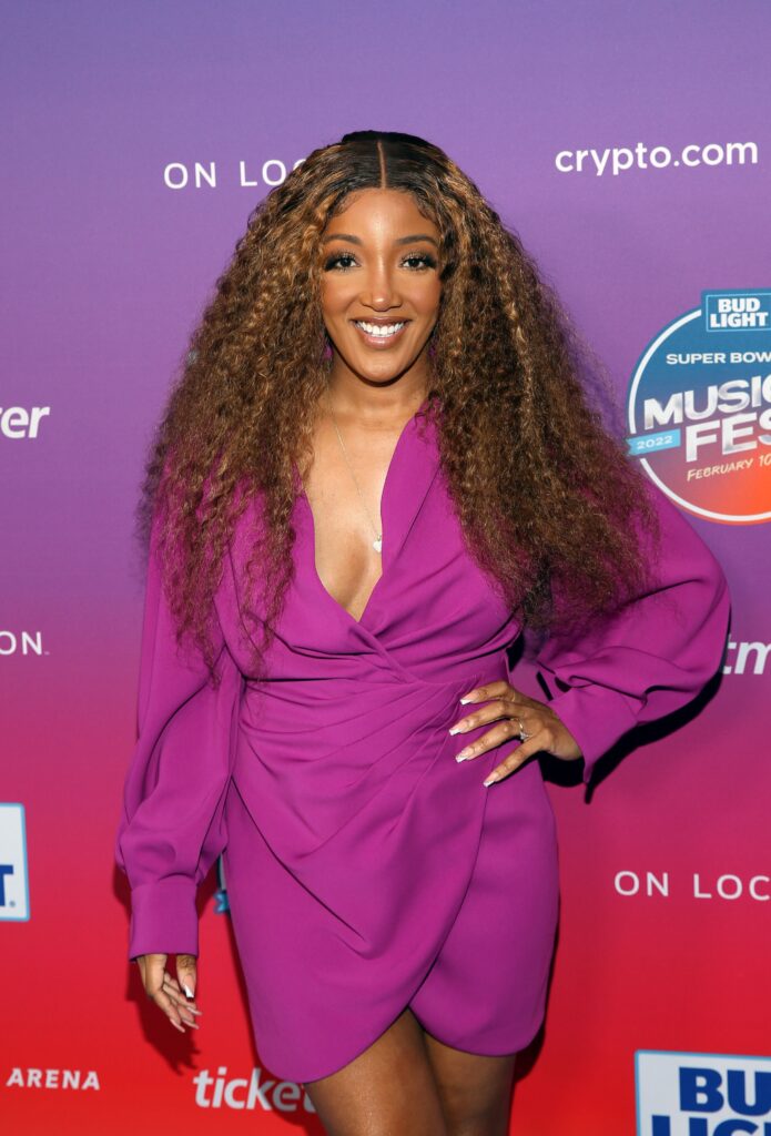 Blake Shelton, Gwen Stefani and Mickey Guyton Bring Country Music to ...