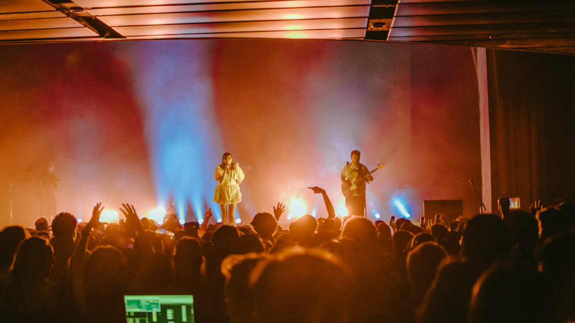 Benee Wraps Massive World Tour with Sold Out Show in Los Angeles ...