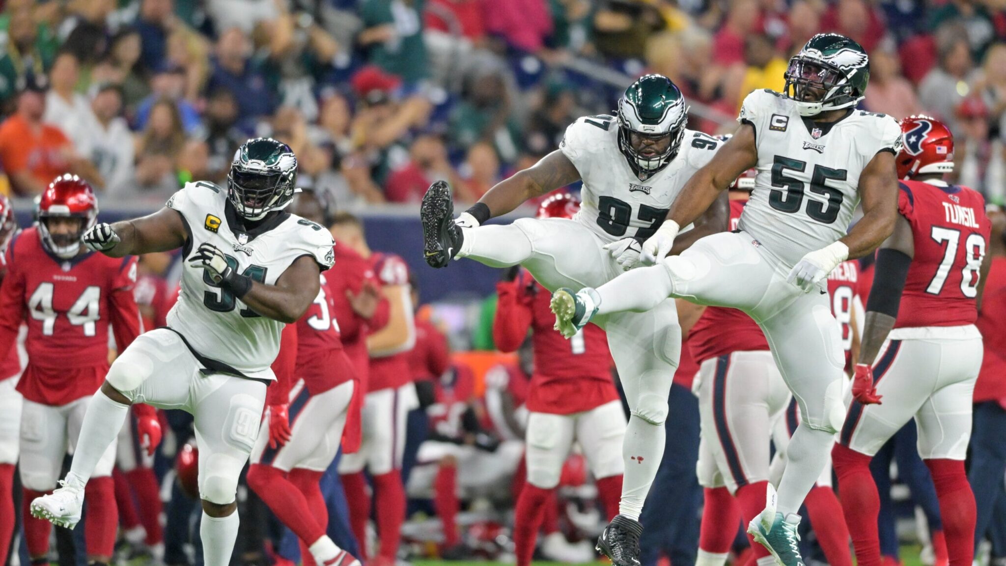 Javon Hargrave Stars in Eagles 29-17 Win Over Texans on Thursday Night ...