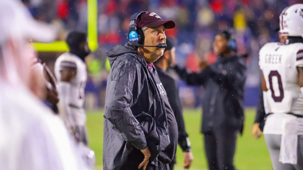 Beloved College Football Coach Mike Leach Passes Away – Celeb Secrets