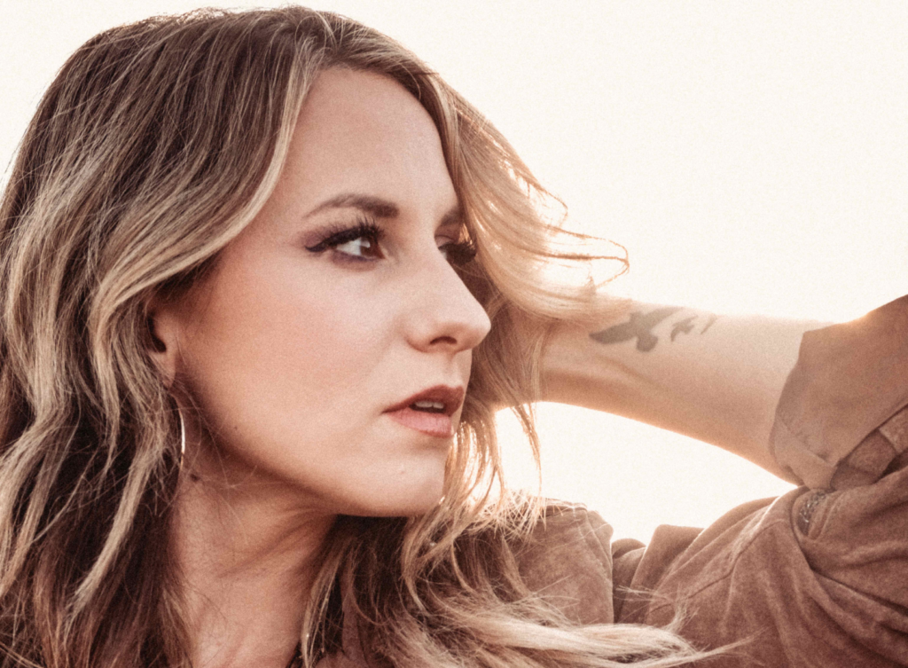Caitlyn Smith Steps Outside Her “Comfort Zone” On Tour And With ...